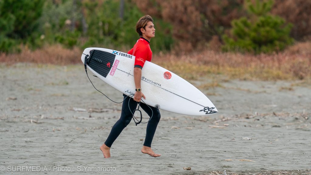 鈴木仁が最高得点。QS1000男女ベスト4、プロジュニア男女ベスト2が決定。「The Open Surfing Hyuga Pro」大会3日目 | SURFMEDIA