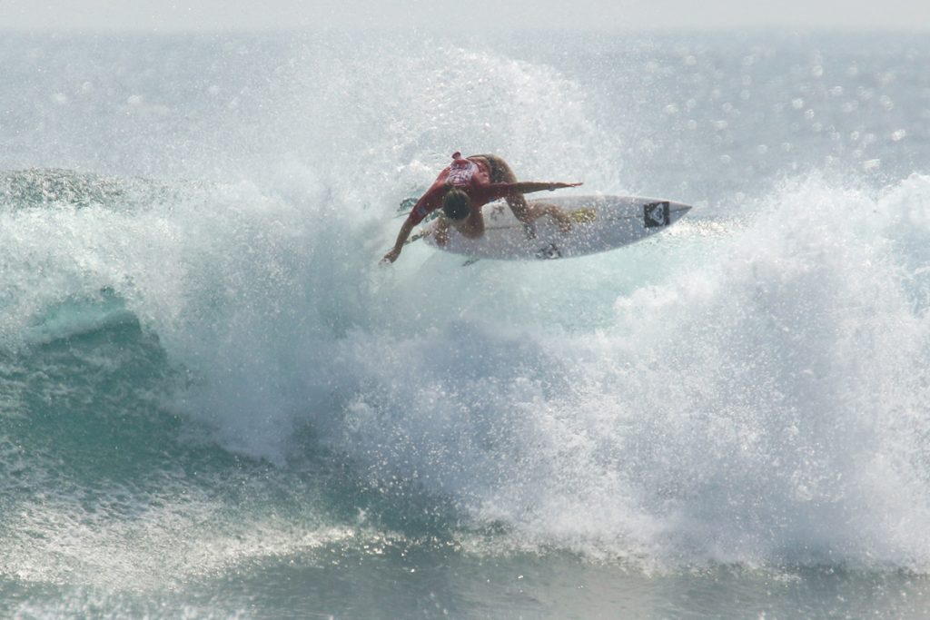 野中美波がシングルウェイブの最高得点をマーク。素晴らしいコンディションが続くQS5000 Krui Pro大会4日目 | SURFMEDIA