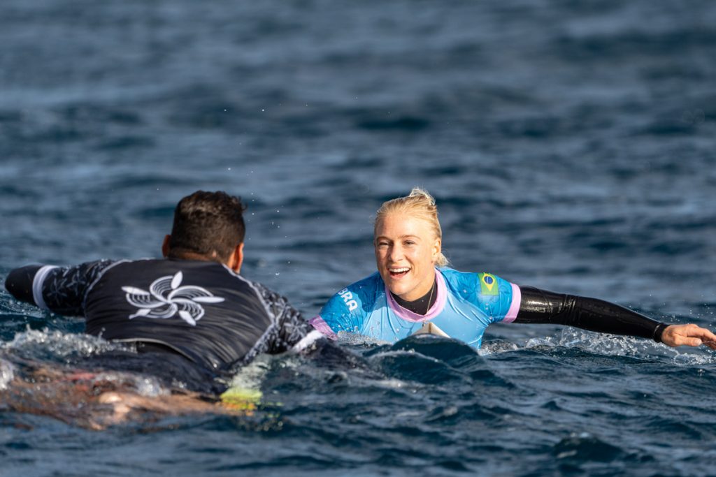 【速報！】パリ2024オリンピック・サーフィン。カウリ・ヴァーストとキャロライン・マークスが金メダル獲得 | SURFMEDIA