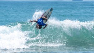 ノースアメリカでNo.1を取るのが目標です。小林桂 QS3000「whitebuffalo OMAEZAKI PRO」勝利者SPインタビュー | SURFMEDIA