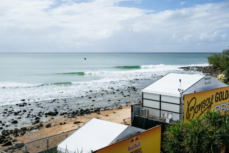 ジュリアン・ウィルソンとソフィー・マカロックがトライアルを制す。CT第6戦 Bonsoy ゴールドコースト・プロ 明日開幕か。 | SURFMEDIA